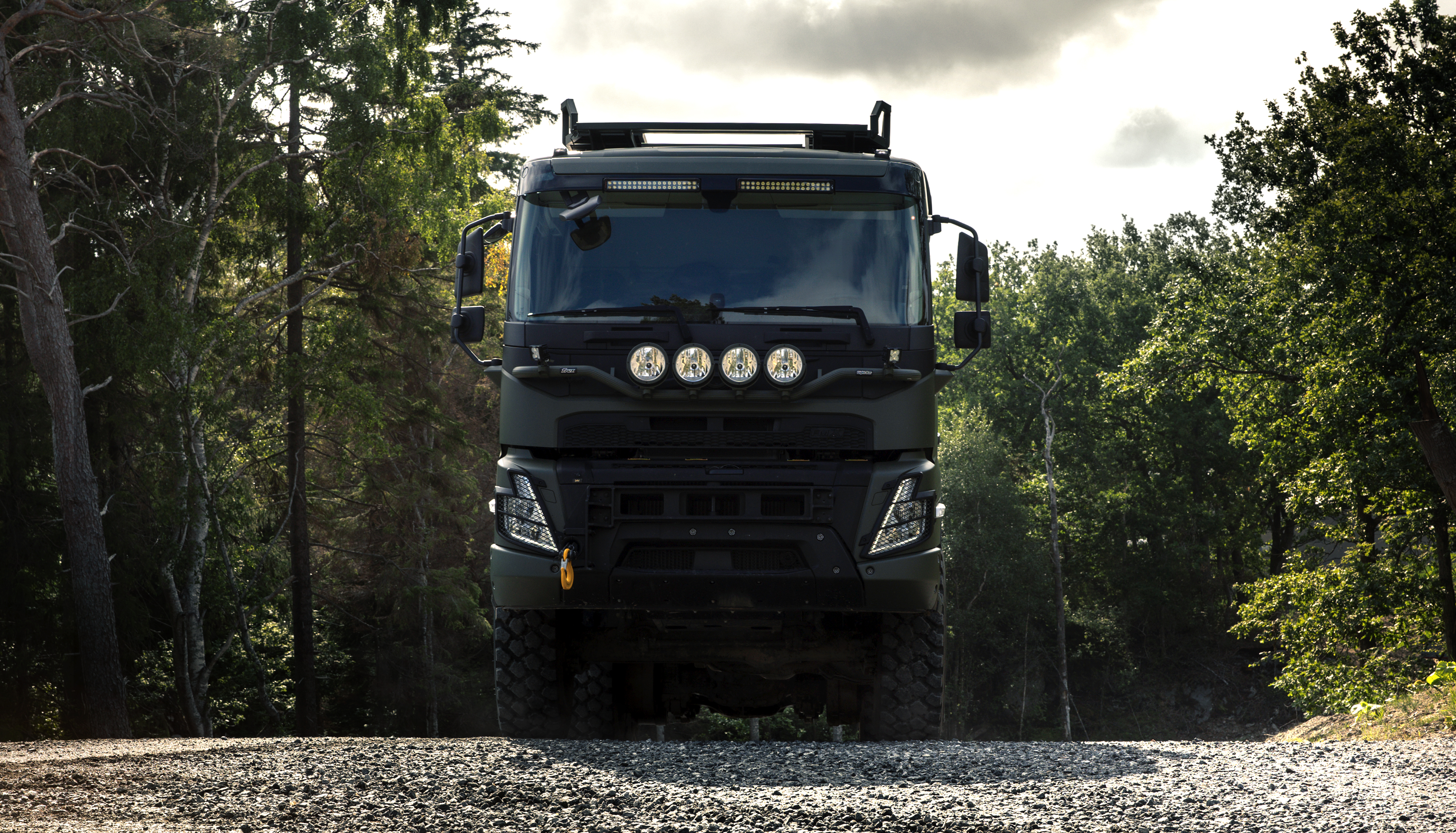 Volvo Defense solmii 7-vuotisen puitesopimuksen logistiikkakuorma ...