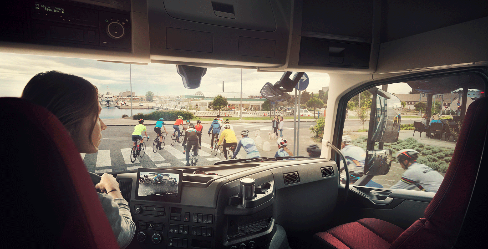 Miten teknologiaa käytetään kuorma-auto-onnettomuuksien vähentämiseen?